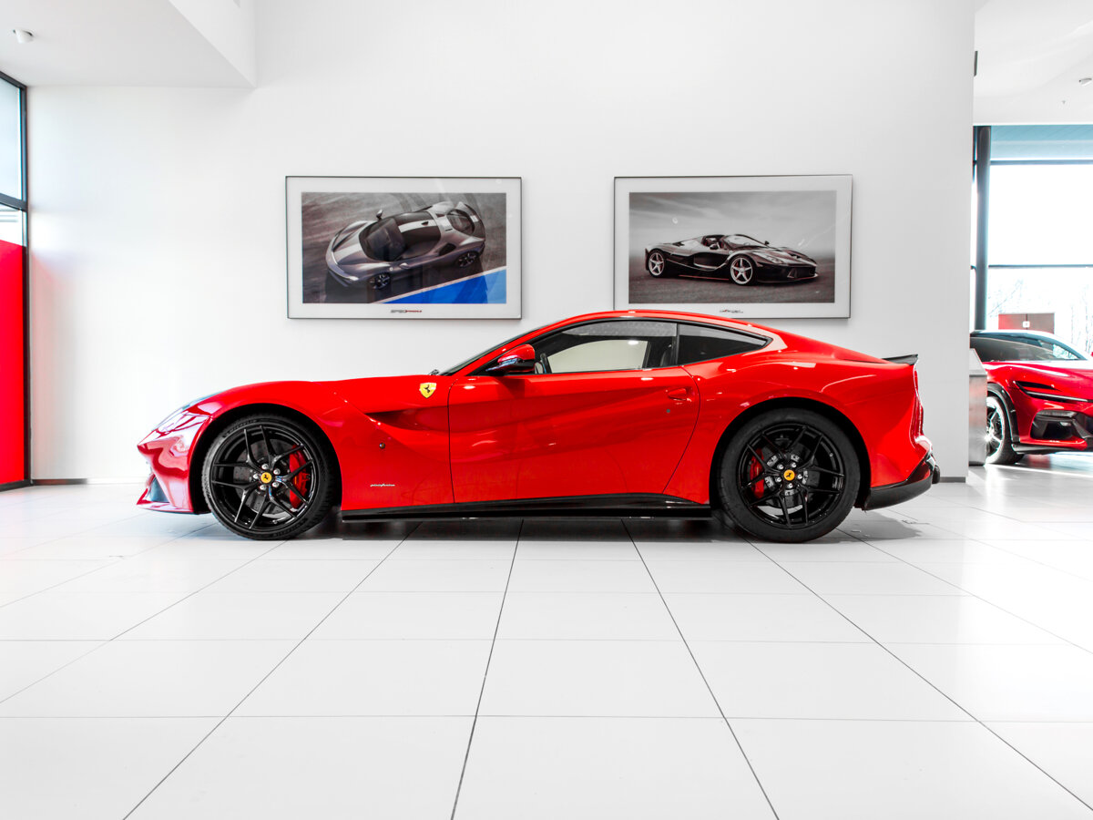 Ferrari F12 | € 239.950 | 2012 | Munsterhuis Sportscars
