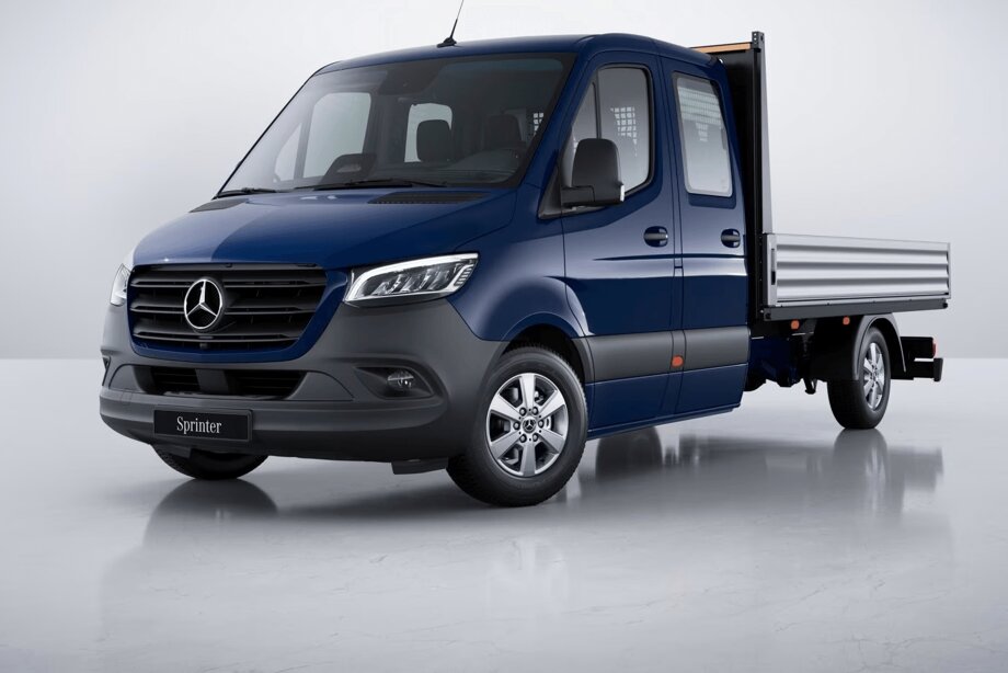 De Mercedes-Benz Sprinter Chassiscabine met open laadbak | AGAM