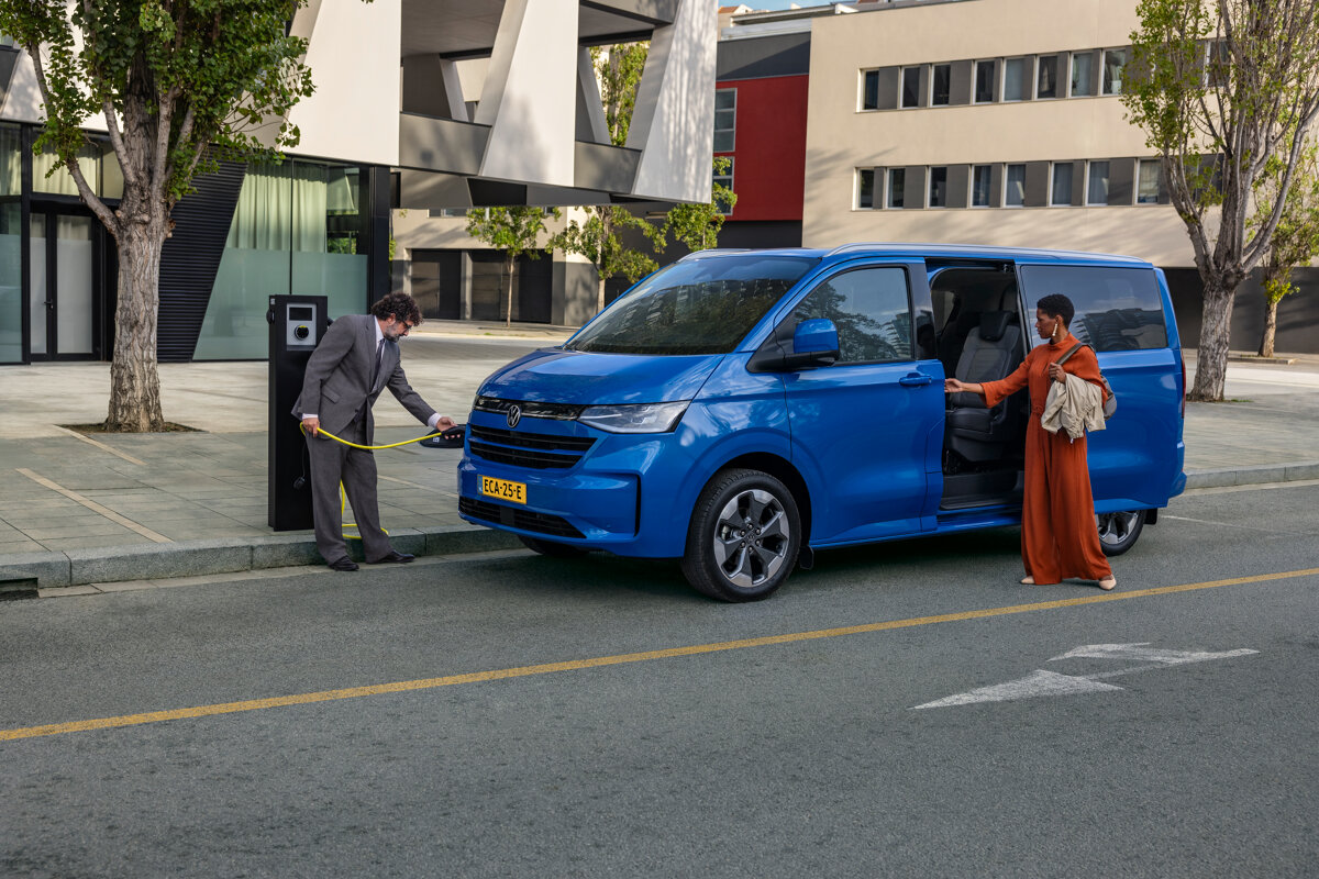 Nieuwe Volkswagen e-Caravelle en e-Transporter Kombi: elektrisch ...