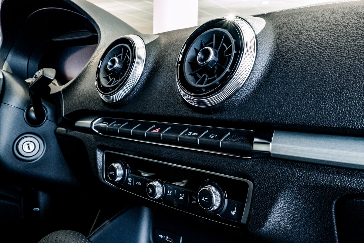Audi Airco onderhoud, check of stank| Van den Brug